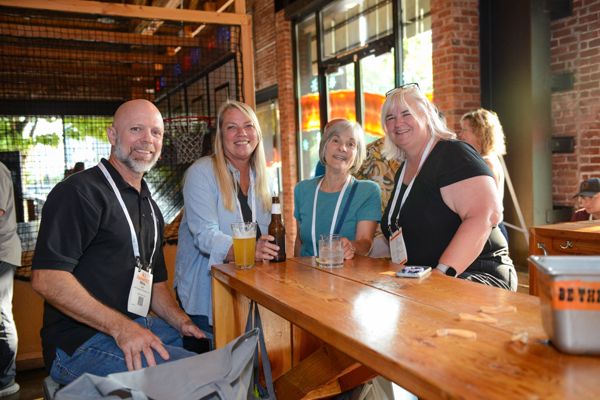 Pub Crawl – Farwest Show | Portland, Oregon